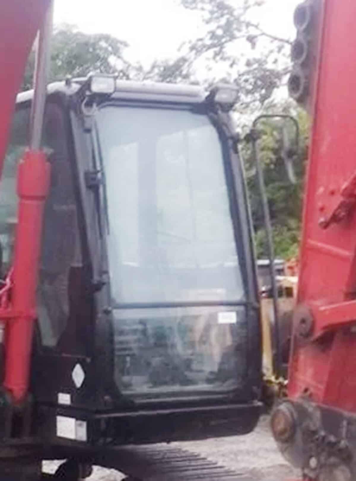 Linkbelt Excavator X4 Series - Polycarbonate Replacement Windshield